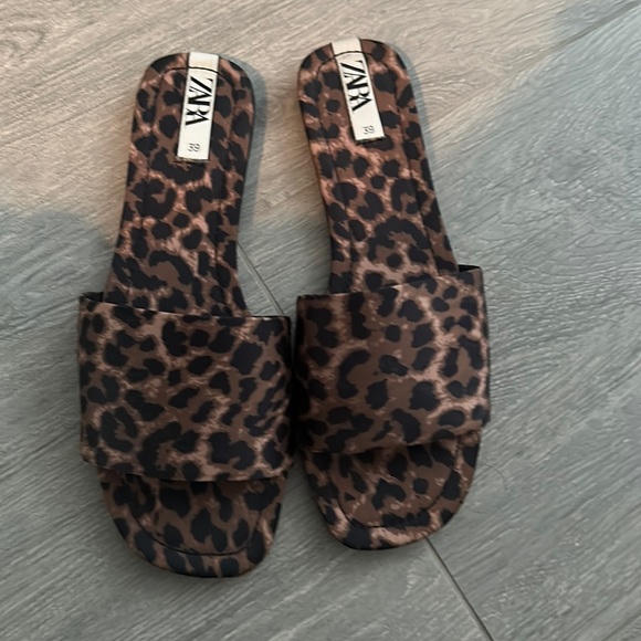 Zara | Shoes | Zara Leopard Flats Perfect Condition | Poshmark